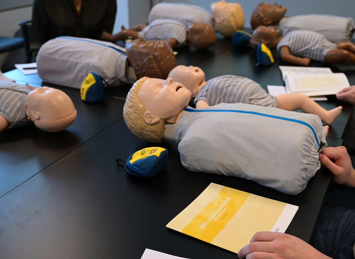 S-HLR - Vi utbildar i HLR för sjukvårdspersonal.